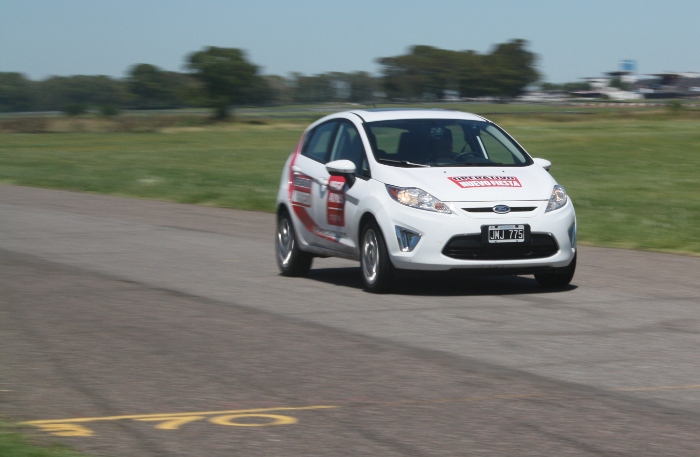 Prueba - Nuevo Ford Fiesta Kinetic Design - Mega Autos