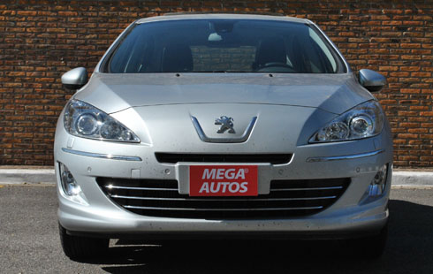 Prueba: Peugeot 408 1.6 HDi Feline - Mega Autos