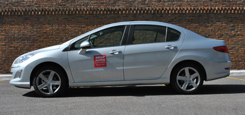 Prueba: Peugeot 408 1.6 HDi Feline - Mega Autos