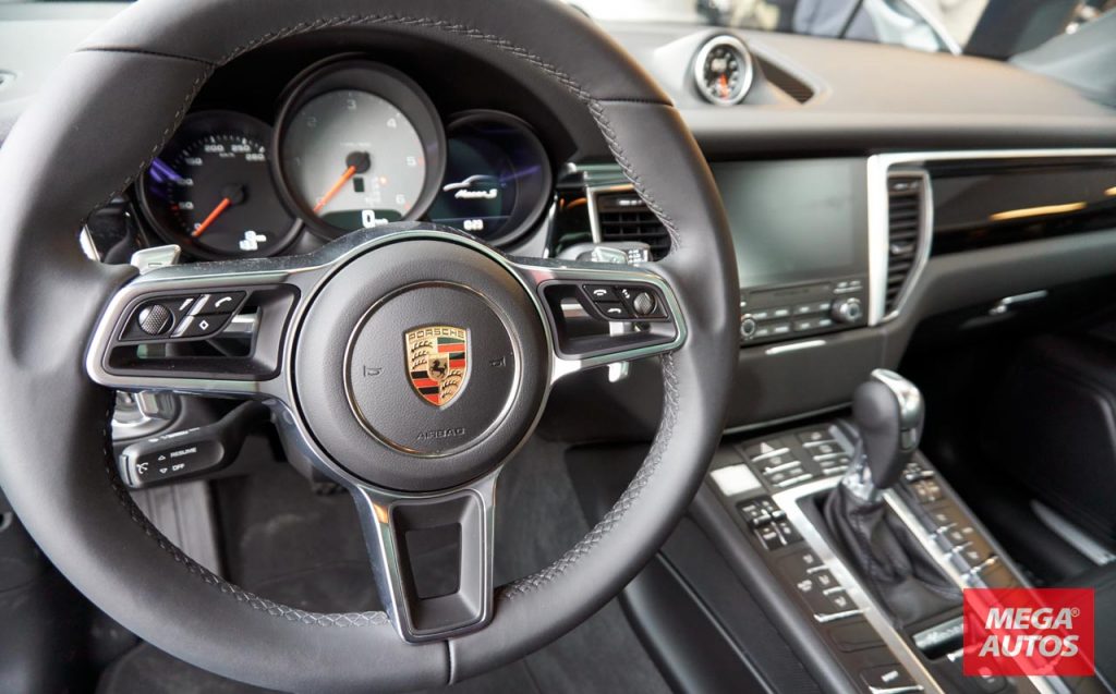 Porsche-Macan-S-interior - Mega Autos
