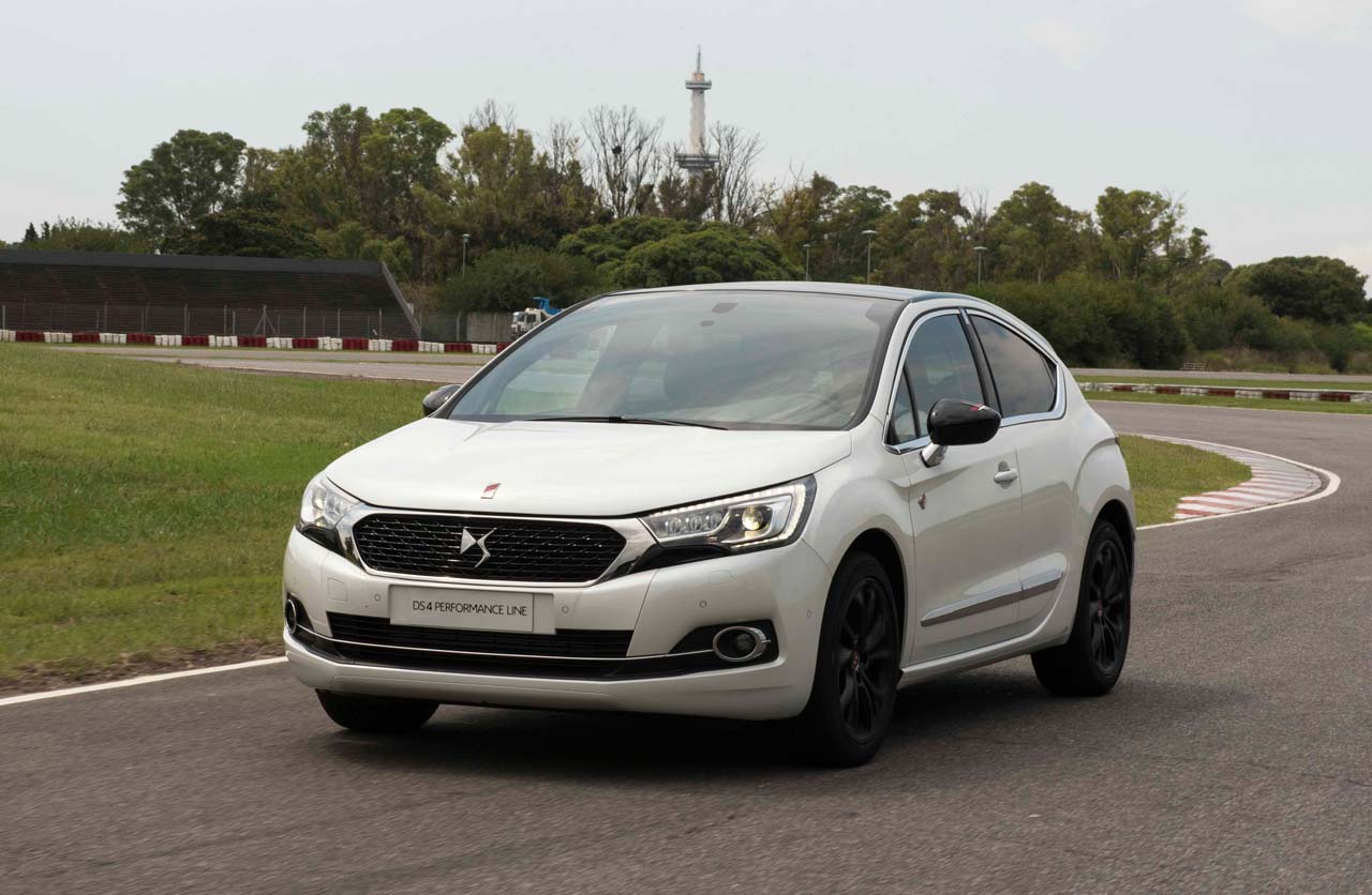 DS4-Performance-line-dinamic1 - Mega Autos