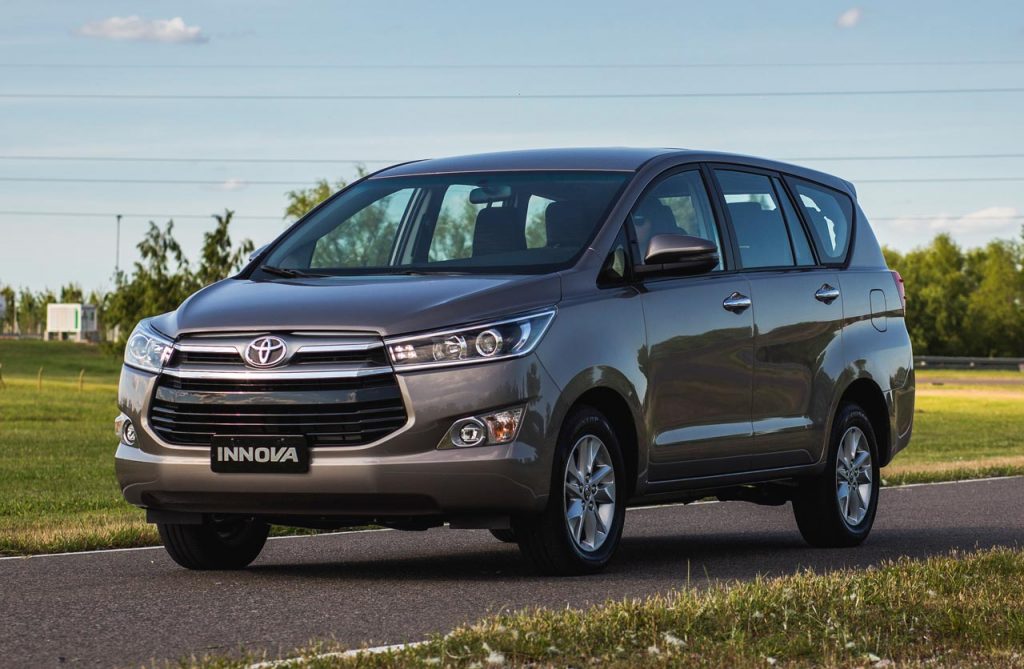 Toyota-Innova-2017-delantera - Mega Autos