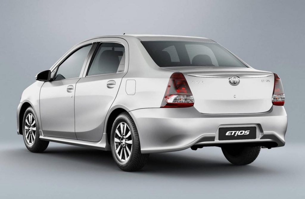 toyota-etios-2019-sedan-trasera - Mega Autos