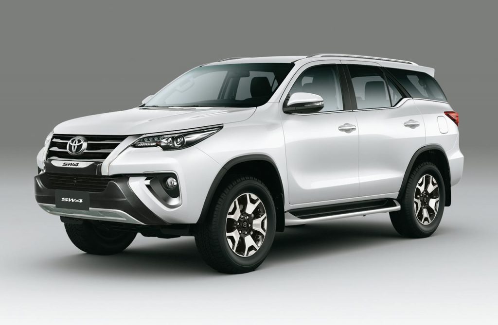 Nuevas versiones para la Toyota SW4 - Mega Autos