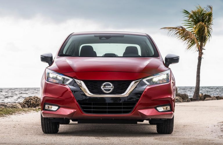 Nissan-Versa-2020-frente - Mega Autos