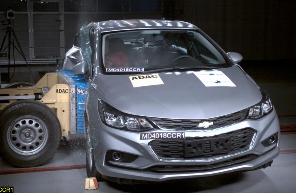 Chevrolet-Cruze-LatinNcap-test-lateral - Mega Autos