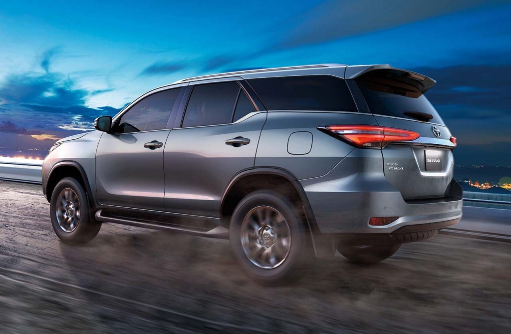 Nueva-Toyota-SW4-2021-dinamca-trasera - Mega Autos