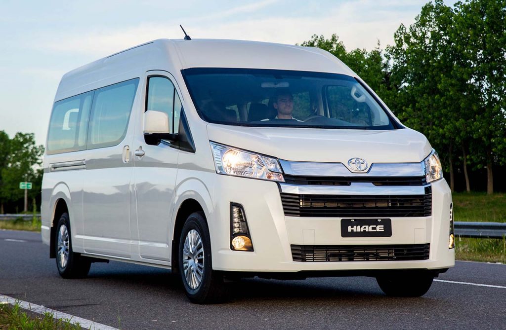 Toyota-Hiace-Commuter-adelante - Mega Autos