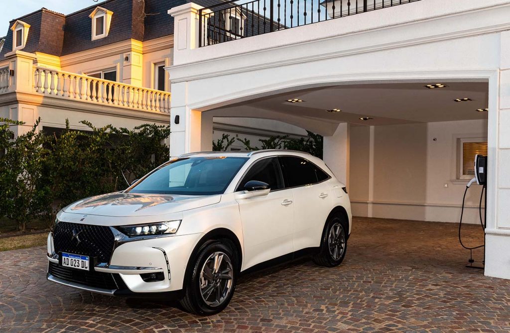 DS-7-Crossback-E-Tense-4X4-carga - Mega Autos