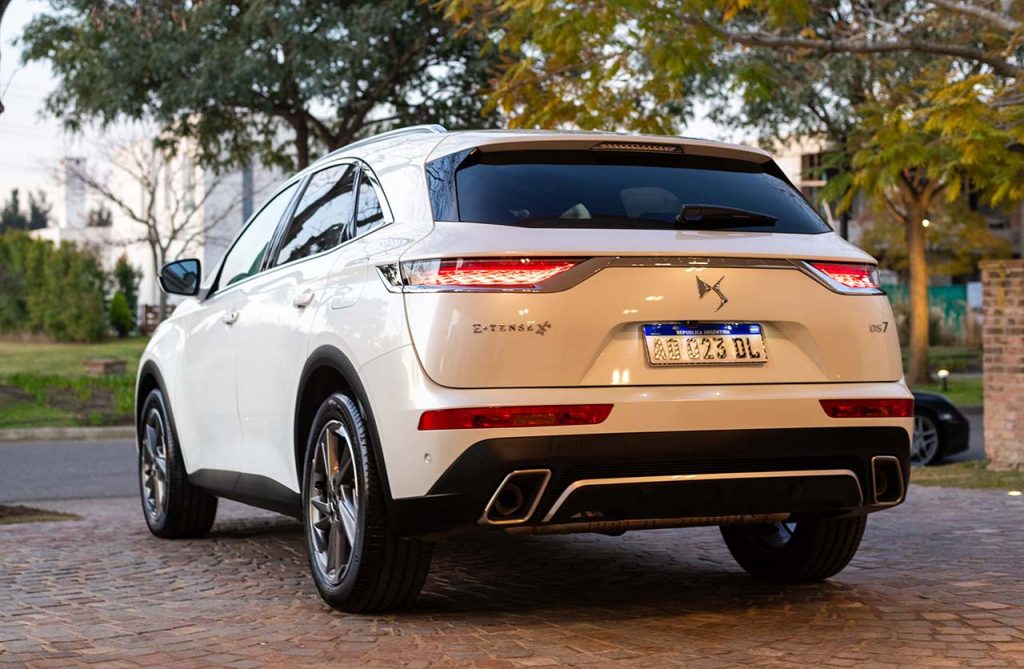 DS-7-Crossback-E-Tense-4X4-trasera - Mega Autos