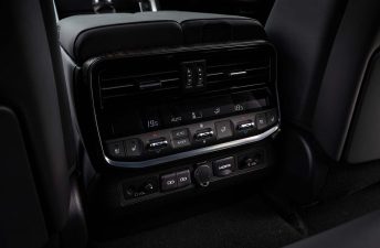 Llegó la nueva Toyota Land Cruiser 300 - Mega Autos