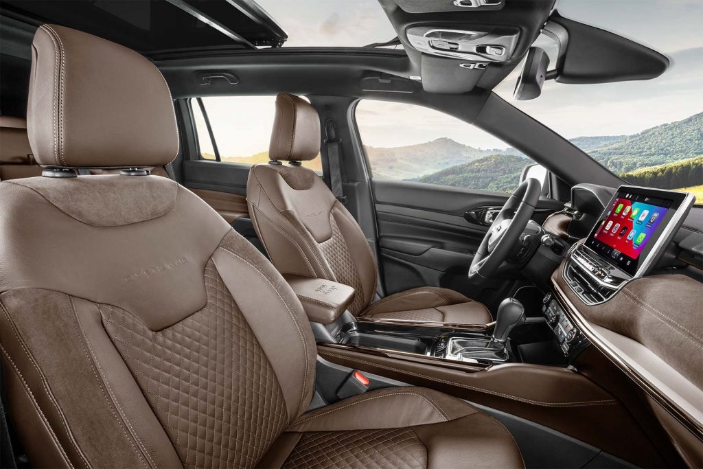 Jeep-Commander-interior-01 - Mega Autos