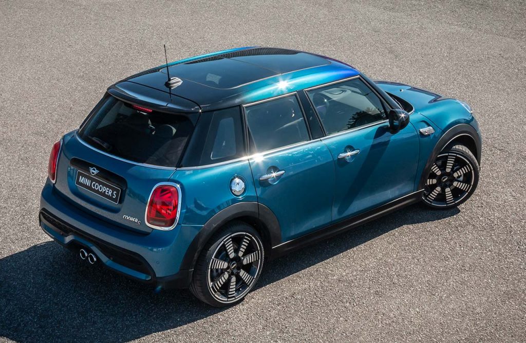 Nuevo-MINI-2022-Hatch-arriba-trasera - Mega Autos