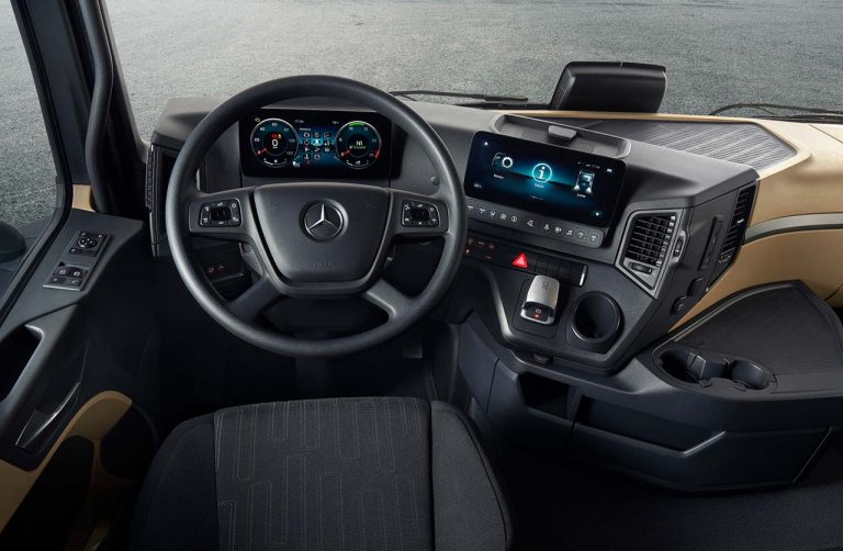 Mercedes-Benz-Actros-2545-interior - Mega Autos