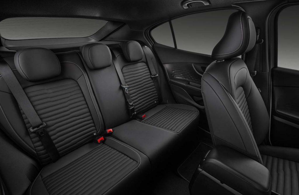 Fiat-Fastback-Limited-plazas-traseras - Mega Autos