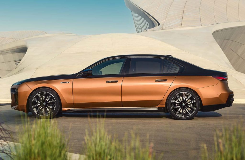 bmw-i7-lateral - Mega Autos