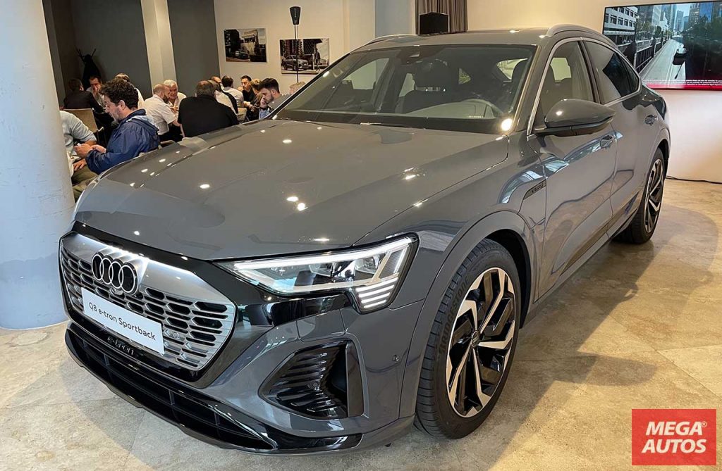 Audi-Q8-e-tron-Sportback-Audi-Lounge - Mega Autos