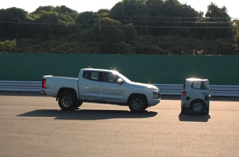Mitsubishi-L200-crash-test-1 - Mega Autos